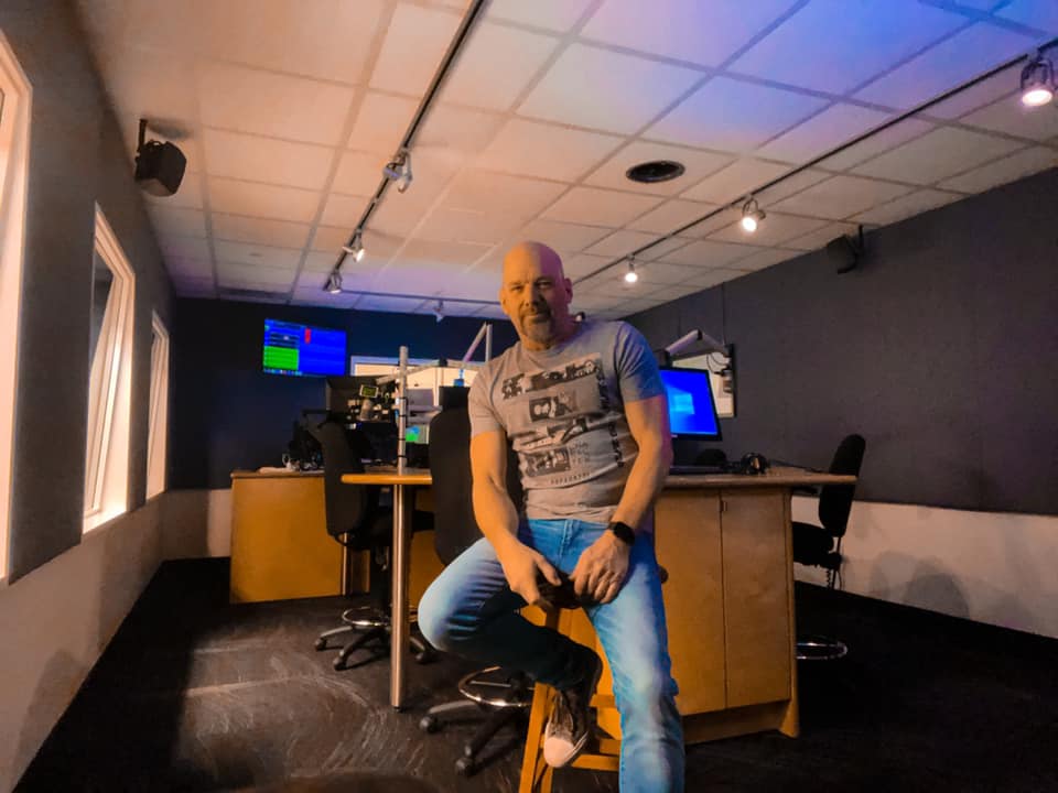 Stu Jeffries flashes back to a 12 year old kid... - Puget Sound Radio