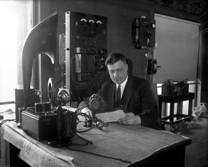 Vintage Chicago Tribune: 100 years of WLS — the ‘World’s Largest Store ...